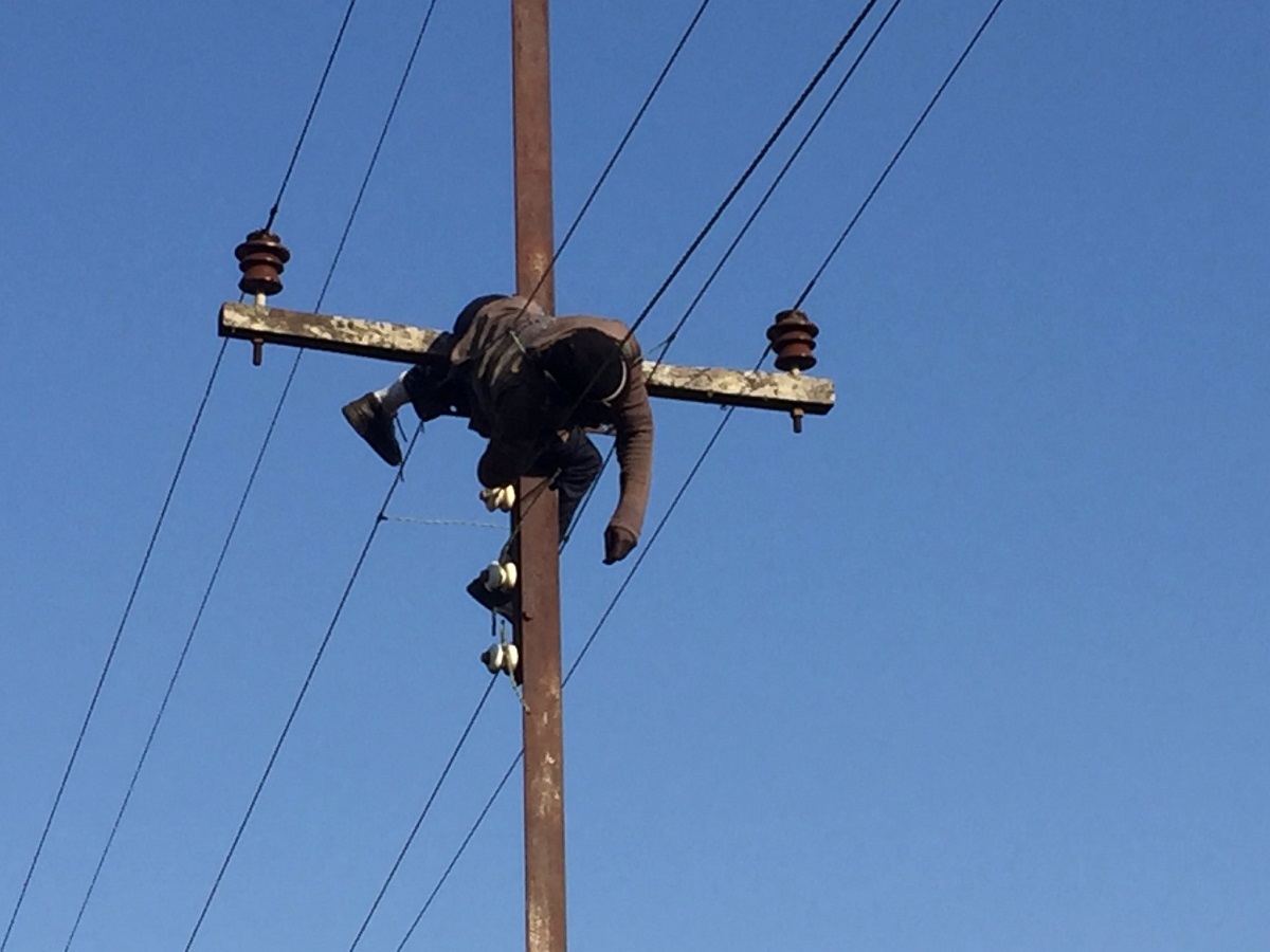 PICTURES: Man Electrocuted Trying To Steal Copper Cables ⋆ Pindula News