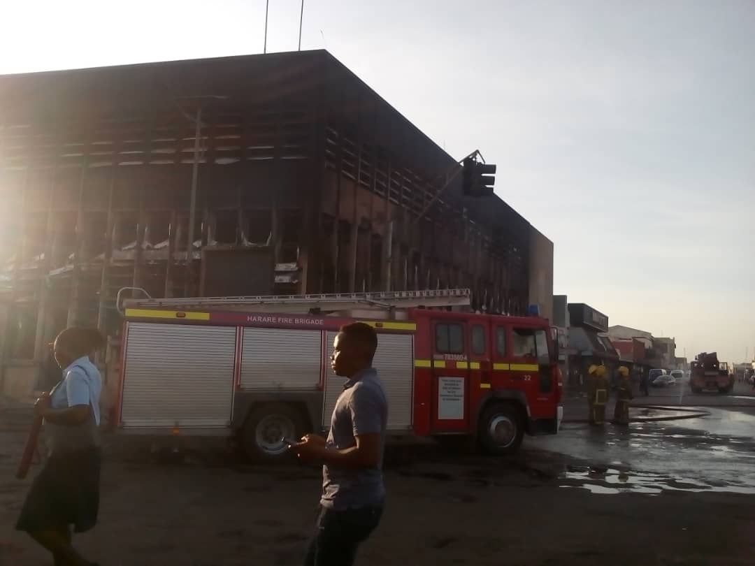 PICTURES: Harare Building Destroyed By Fire ⋆ Pindula News