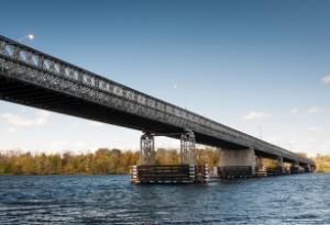 WATCH: Border Jumper Falls Into Limpopo River At Beitbridge Border Post ...
