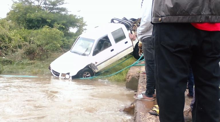 Video, Pictures Of Police & Fire Brigade Retrieving Bodies From Gweru ...