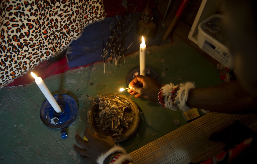 Traditional Healer Buys Mhere's New Album CD For US$2 000 ⋆ Pindula News