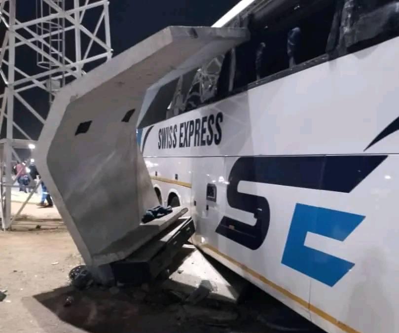 Security Guard Killed In Freak Swiss Express Bus Accident At Beitbridge Border Post ⋆ Pindula News