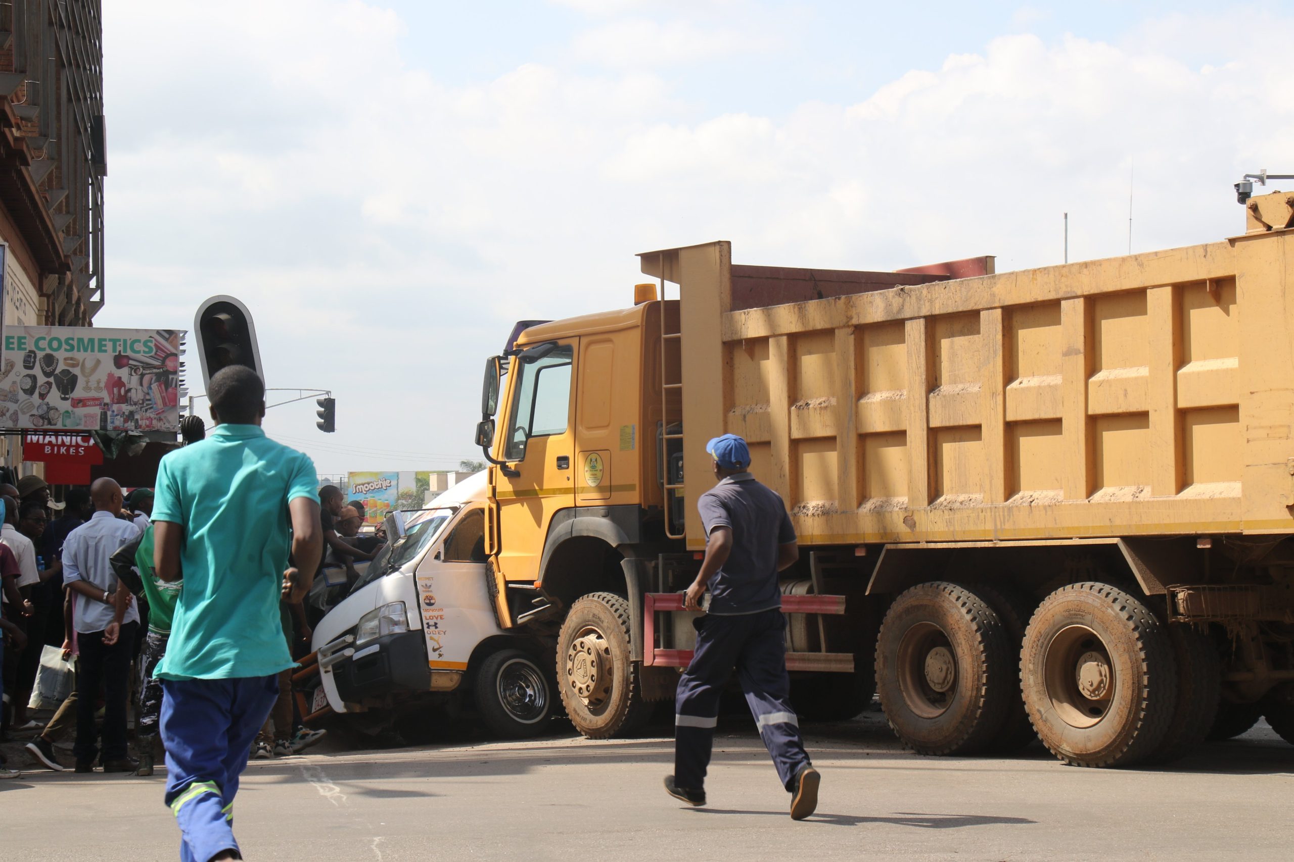 Police Confiscate Phones, Arrest 17 For Photographing Harare Traffic ...