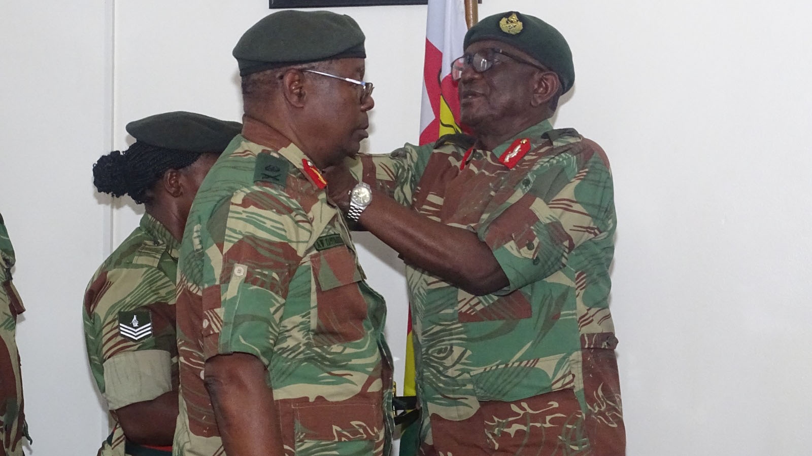 Lt Gen Tapfumaneyi Officially Decorated As New ZNA Commander ⋆ Pindula News