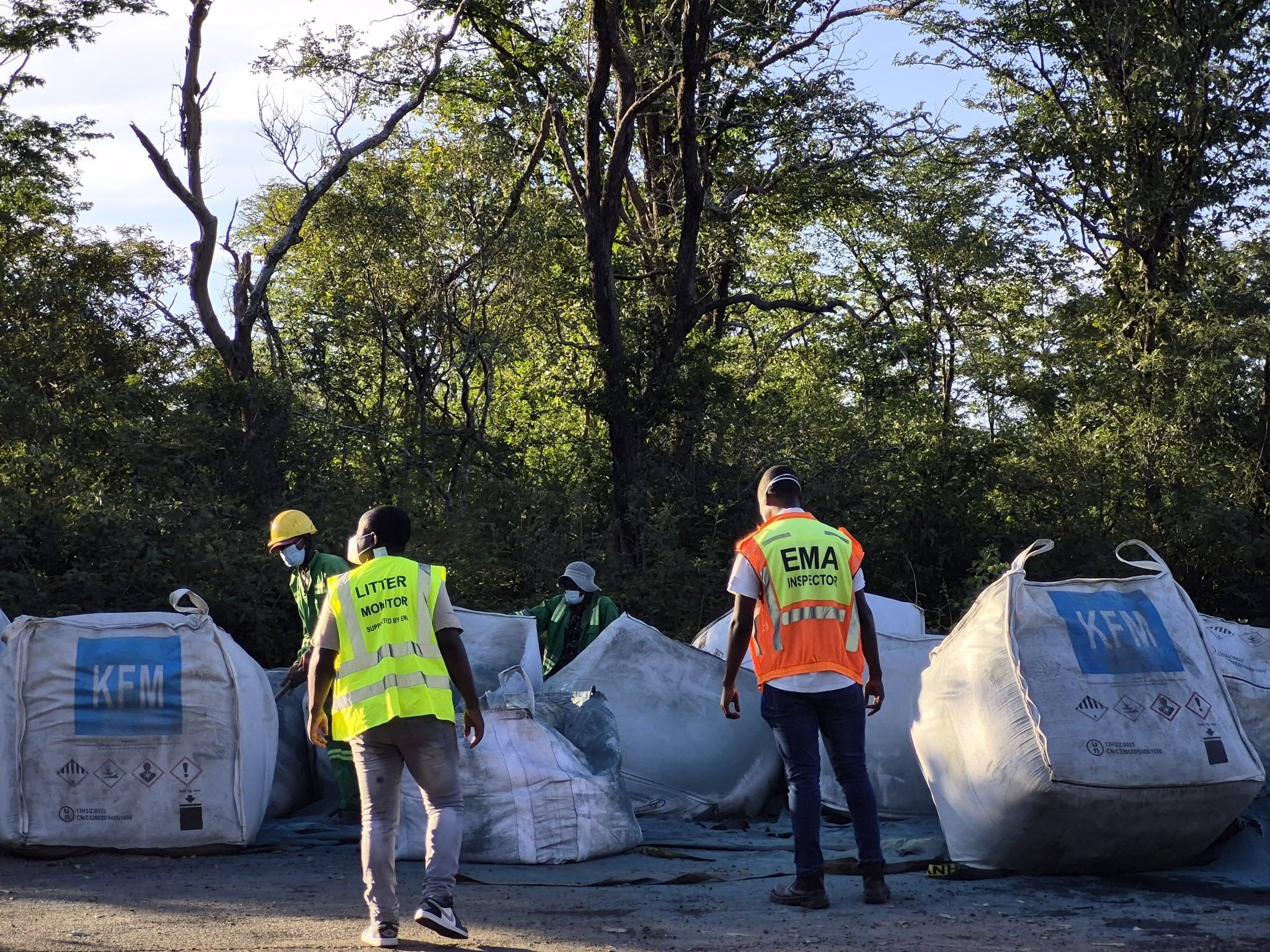 Cobalt Hydroxide Spills After Truck Accident On Bulawayo–Victoria Falls ...