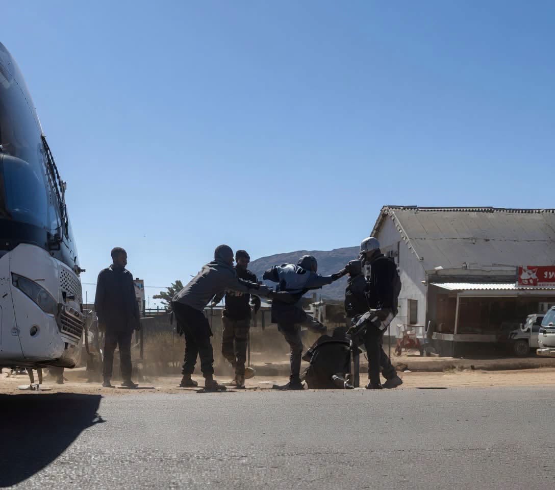 Bolt-Cutter Bus Conductor Arrested Over Alleged Assault Of Passengers ⋆ ...